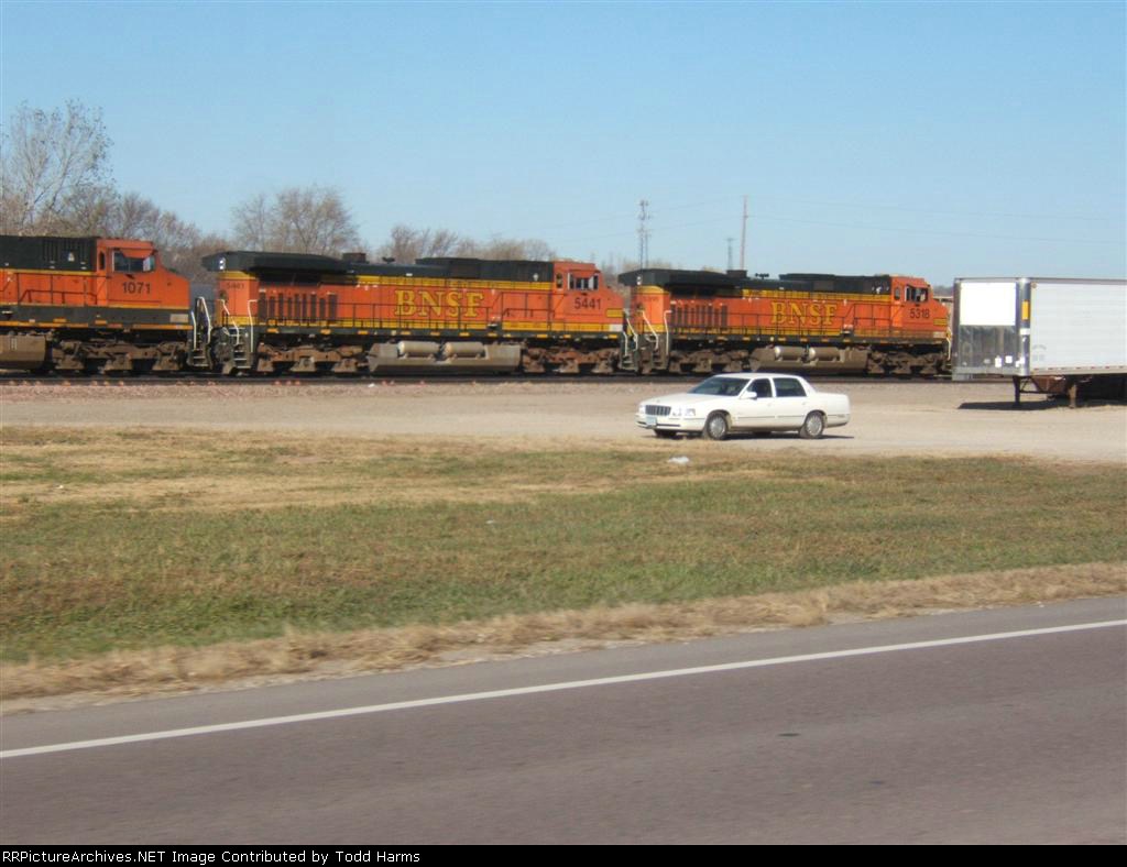 BNSF 1071